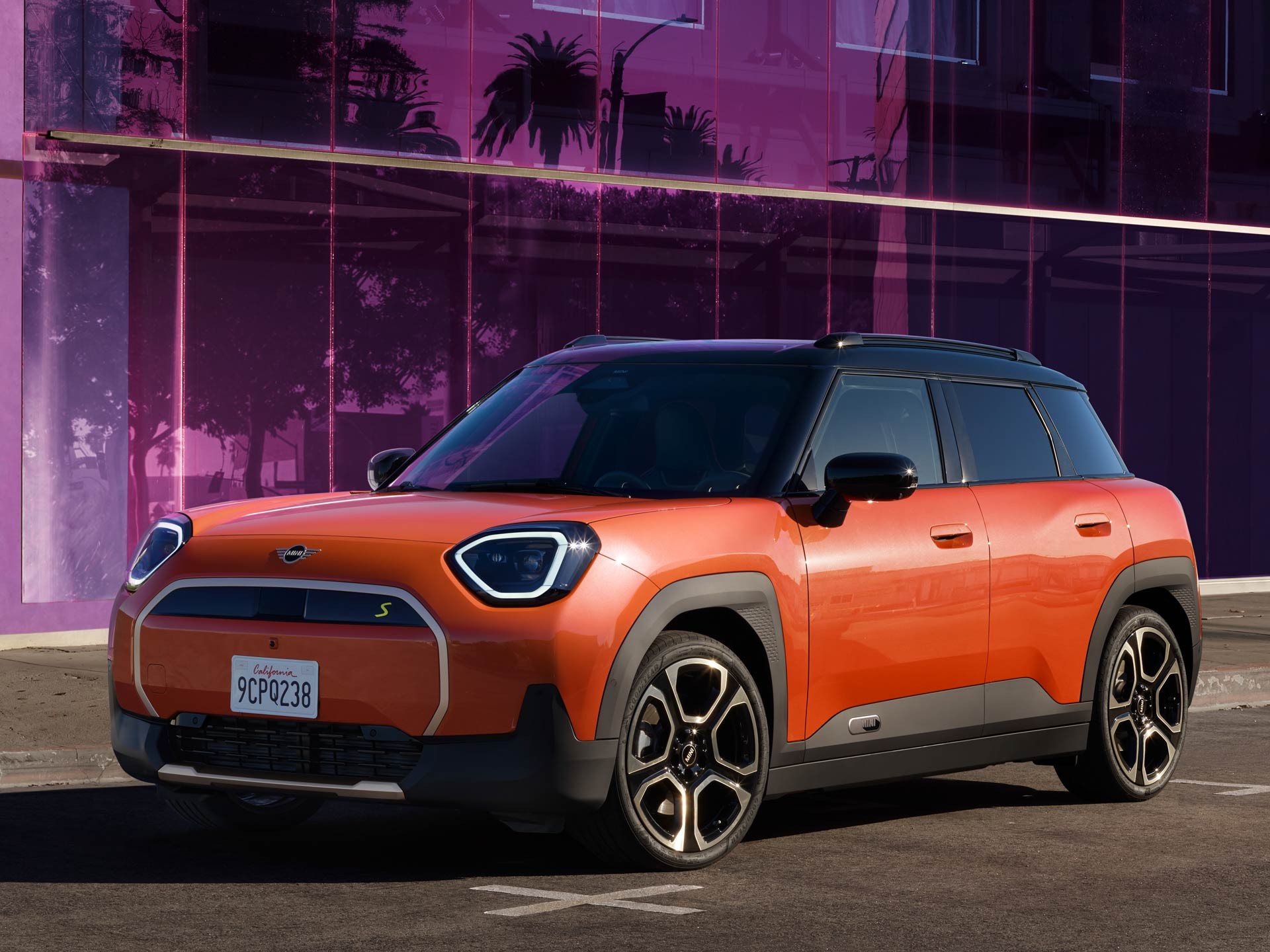 MINI elektromobiilsus – elektriline perekond | MINI.EE